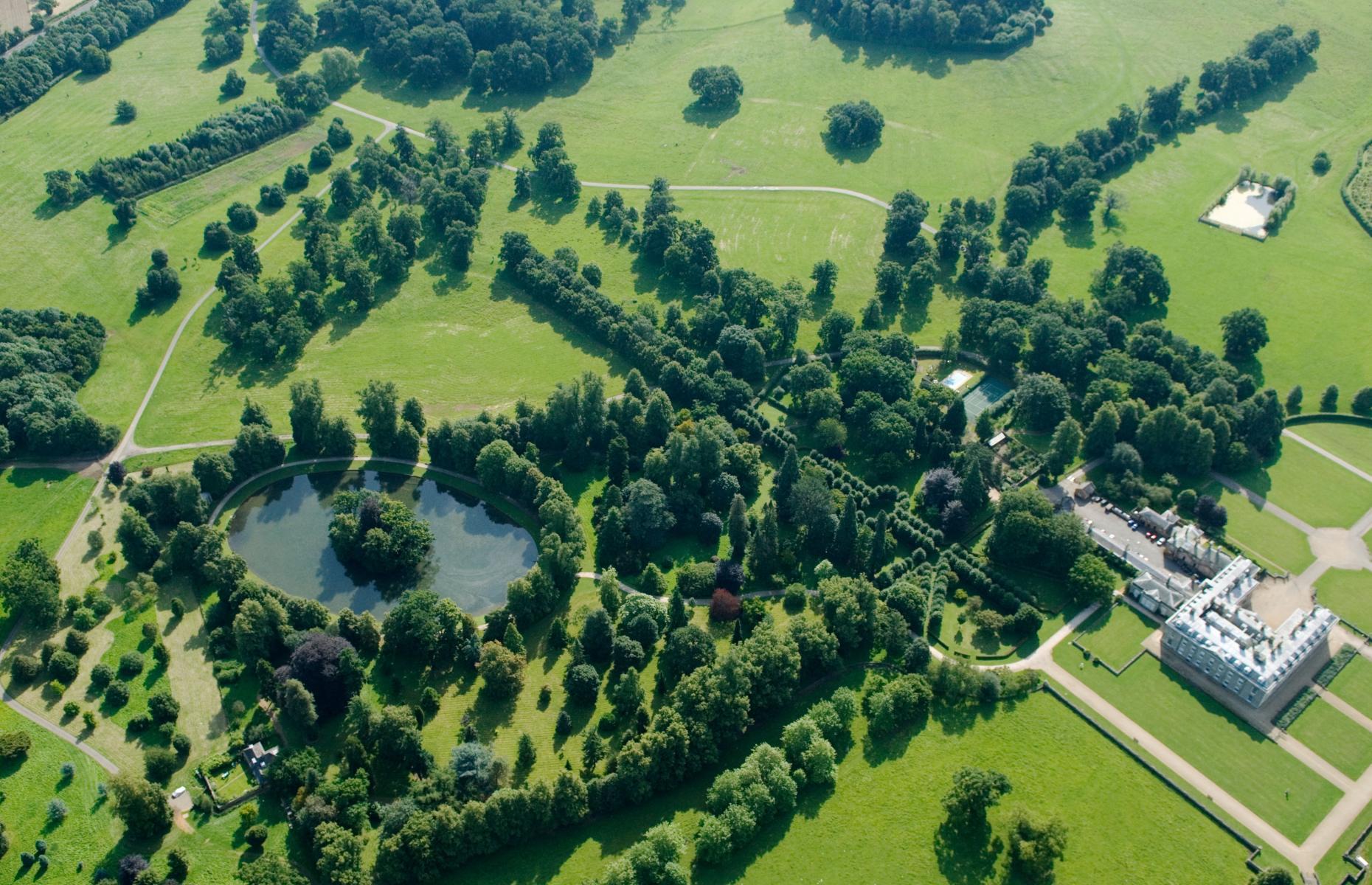 The history of Princess Diana's 90-room family home
