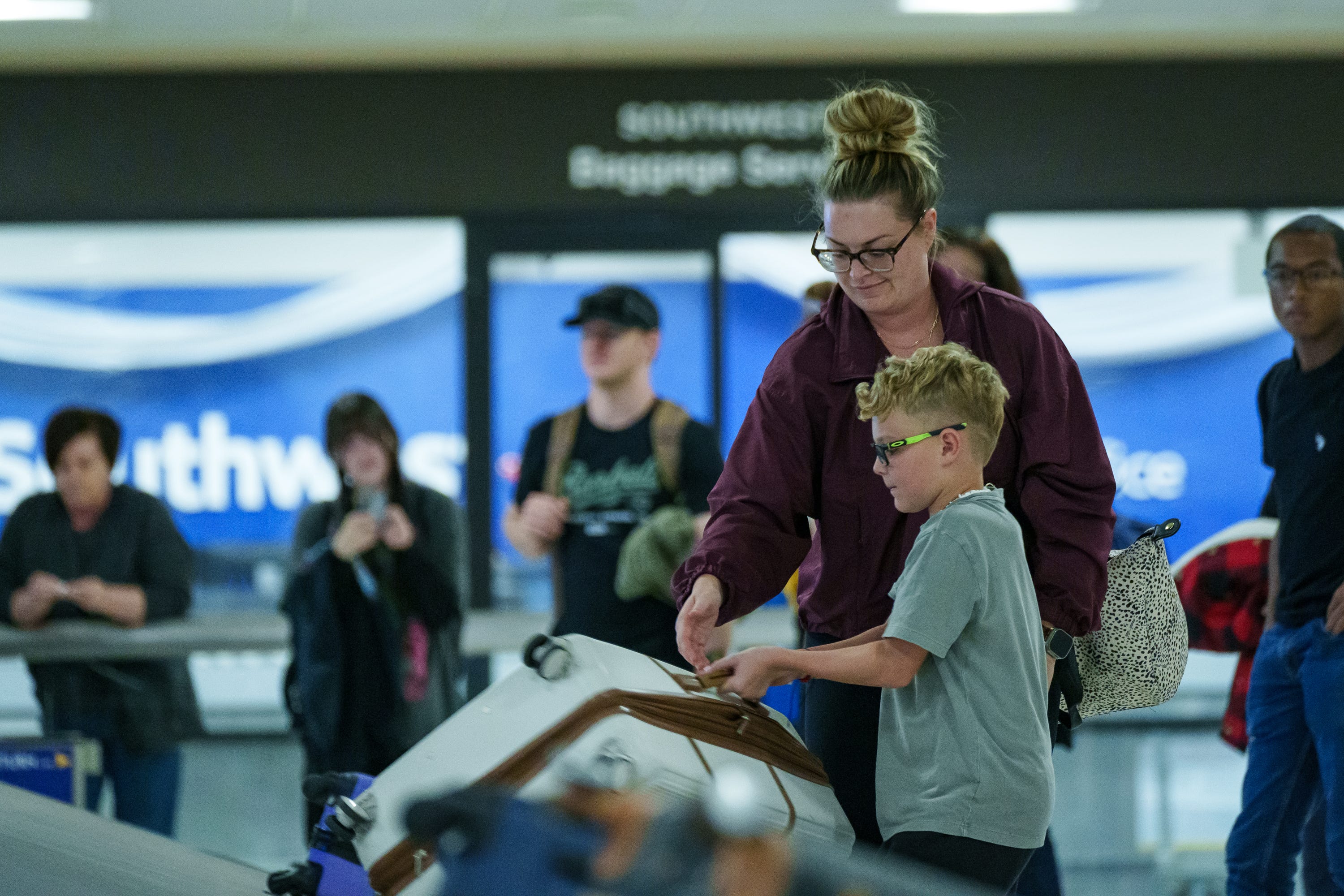Free early bag check is back at Phoenix Sky Harbor. How it works