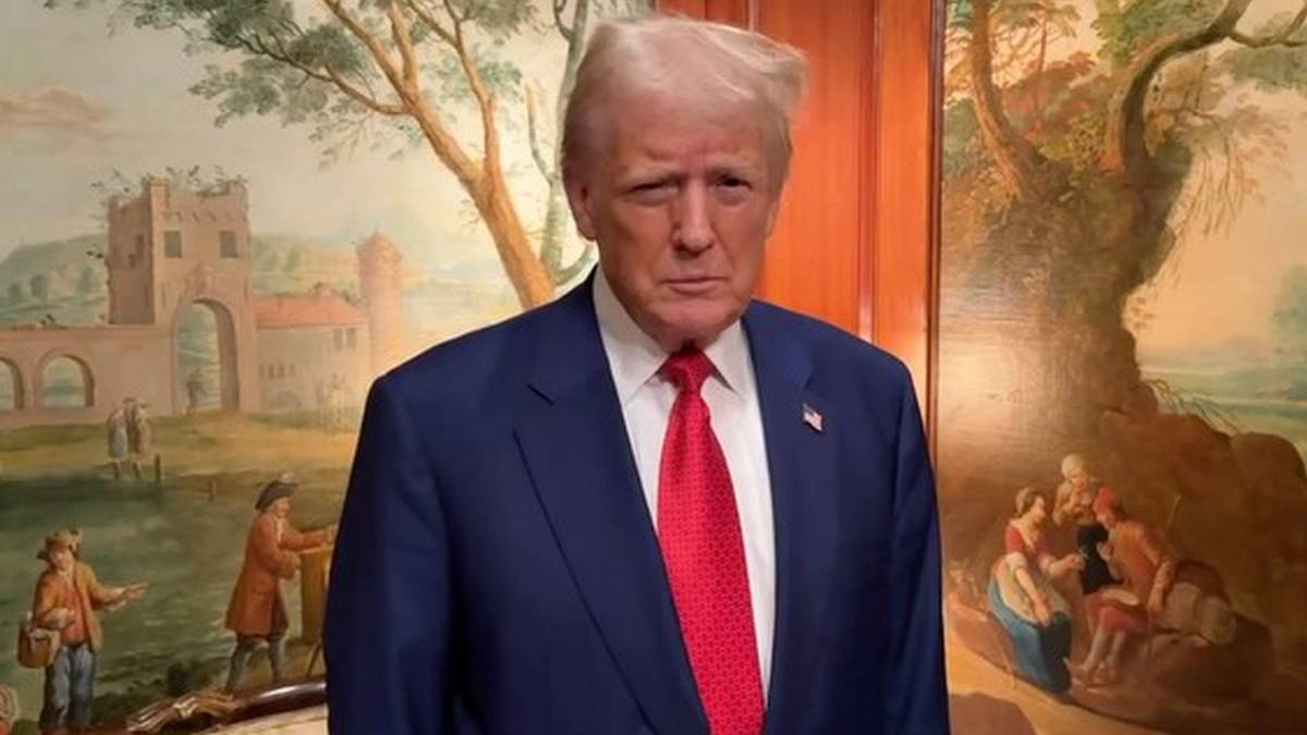 Cybertruck da Tesla explode em frente a hotel de Trump em Las Vegas