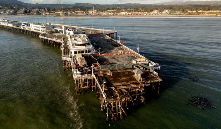 Santa Cruz Wharf to reopen Saturday after section collapsed Santa Cruz Wharf to reopen Saturday after section collapsed