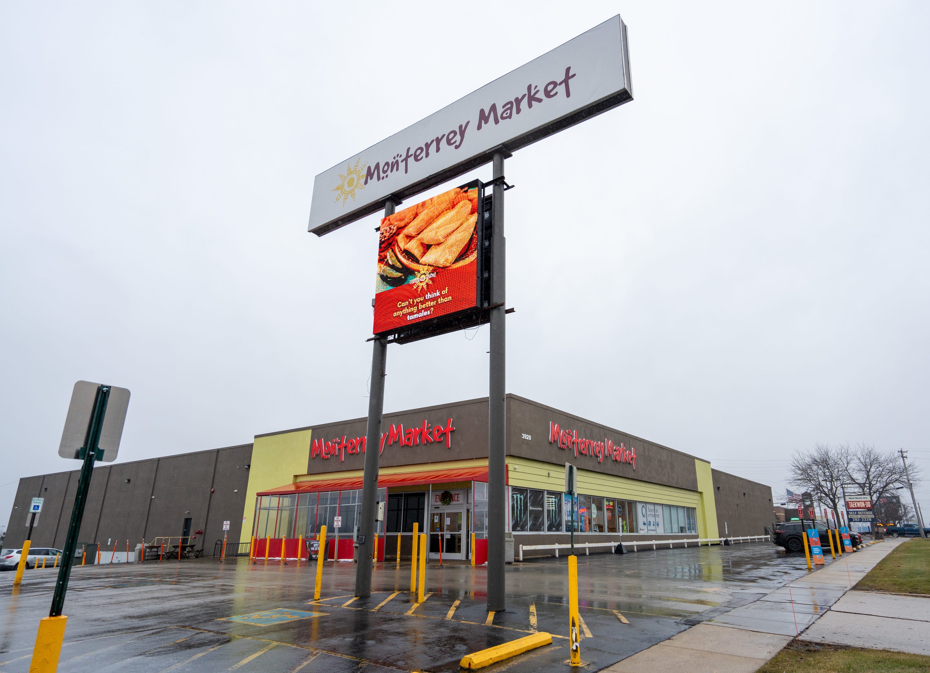 Closed Walmart Neighborhood Market being converted into Monterrey Market