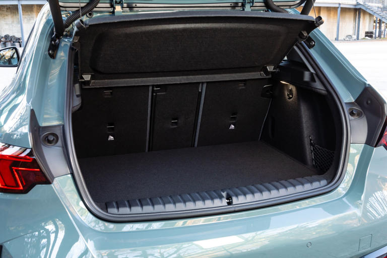 BMW 120（FF/7AT）【試乗記】