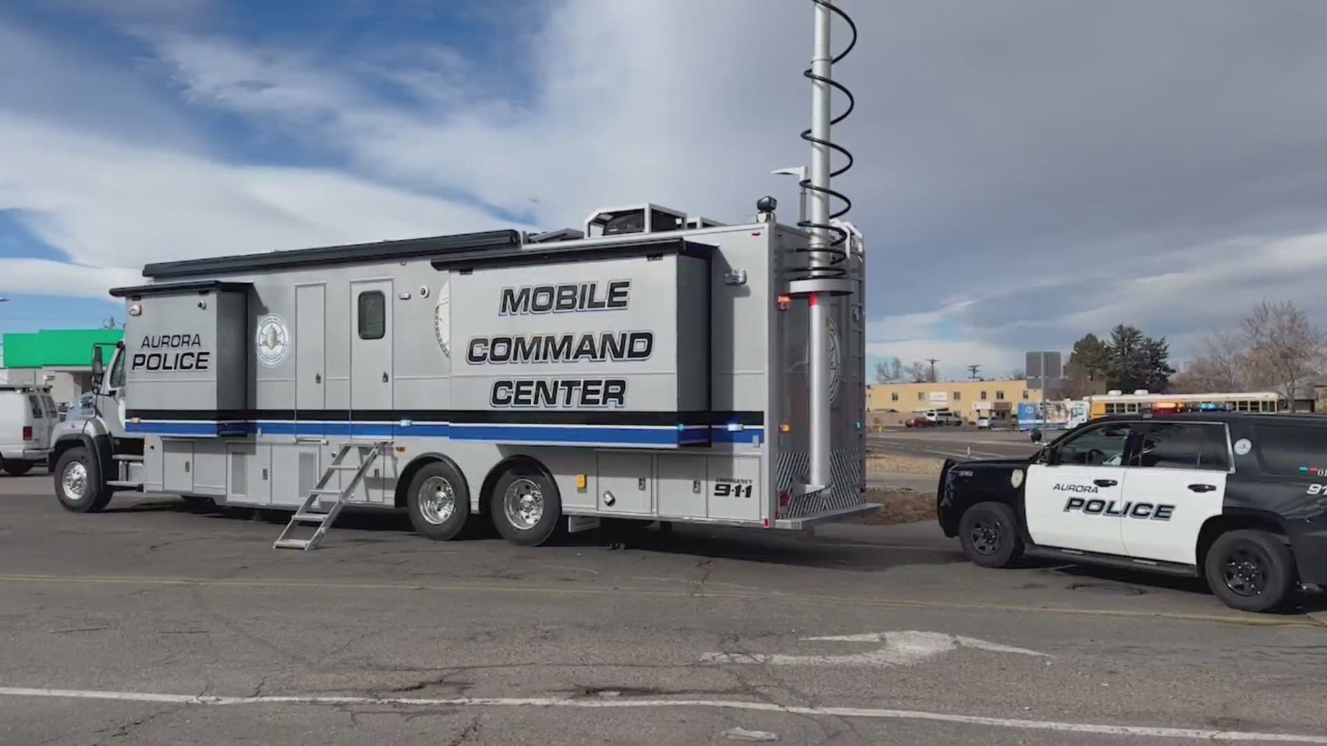 Aurora SWAT takes wanted fugitive into custody Aurora SWAT takes wanted fugitive into custody