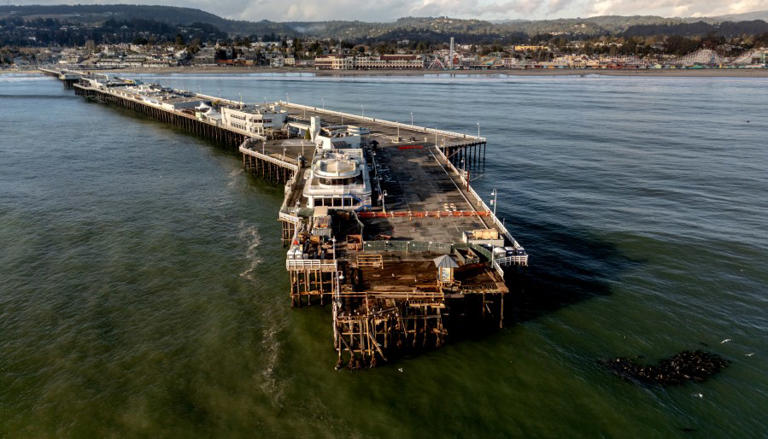 Santa Cruz Wharf to reopen Saturday after section collapsed Santa Cruz Wharf to reopen Saturday after section collapsed