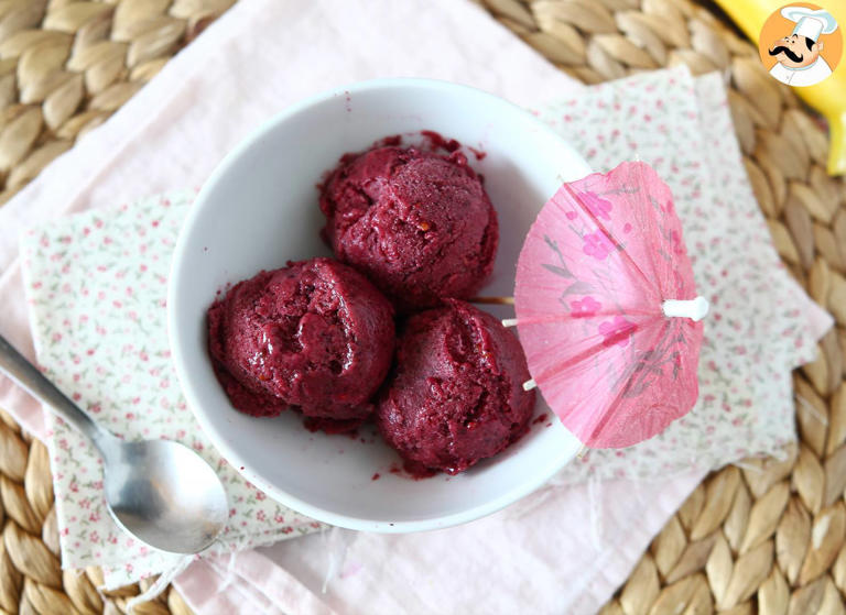 Vegan rood fruitijs: lekkere roombanaan, supermakkelijk te maken!