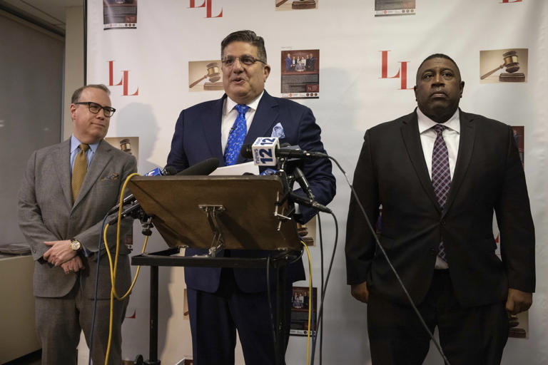 Ex-NYPD chief admits a relationship with subordinate, but denies he ... Ex-NYPD chief admits a relationship with subordinate, but denies he ...