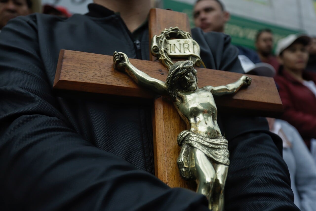 ¿Qué es INRI en la cruz de Jesús y cuál es el significado de “Ievs ...