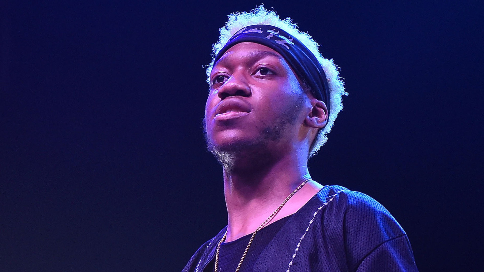 Rapper OG Maco morre aos 32 anos após ser baleado na cabeça