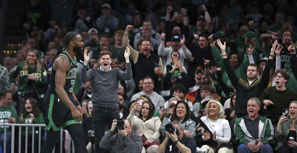 Jaylen Brown scores season-high 44 points, Celtics cruise past Pacers ... Jaylen Brown scores season-high 44 points, Celtics cruise past Pacers ...