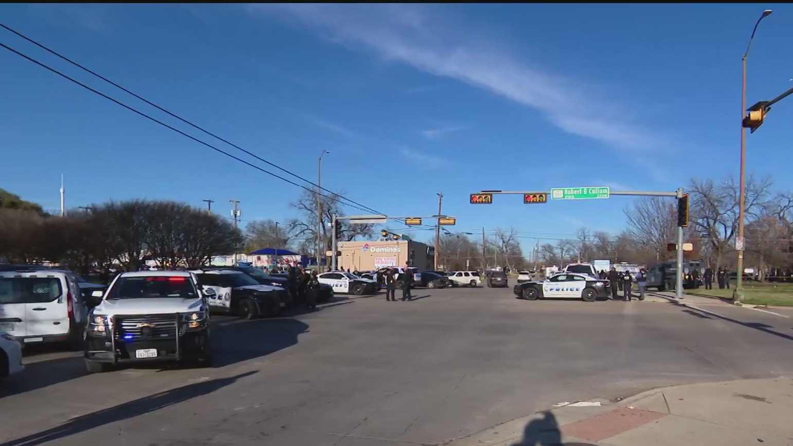 Suspect dies after firing at officers and crashing vehicle in Dallas ... Suspect dies after firing at officers and crashing vehicle in Dallas ...