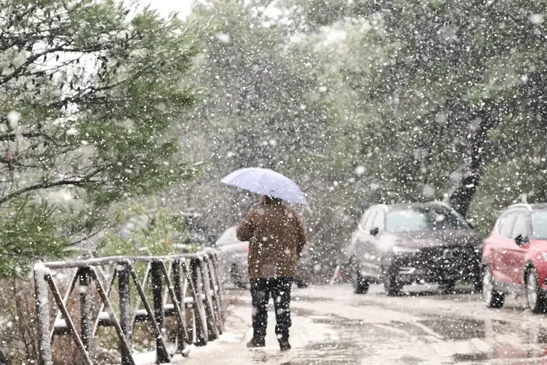Κακοκαιρία: Έκτακτα μέτρα από τον Δήμο Αθηναίων λόγω ψύχους