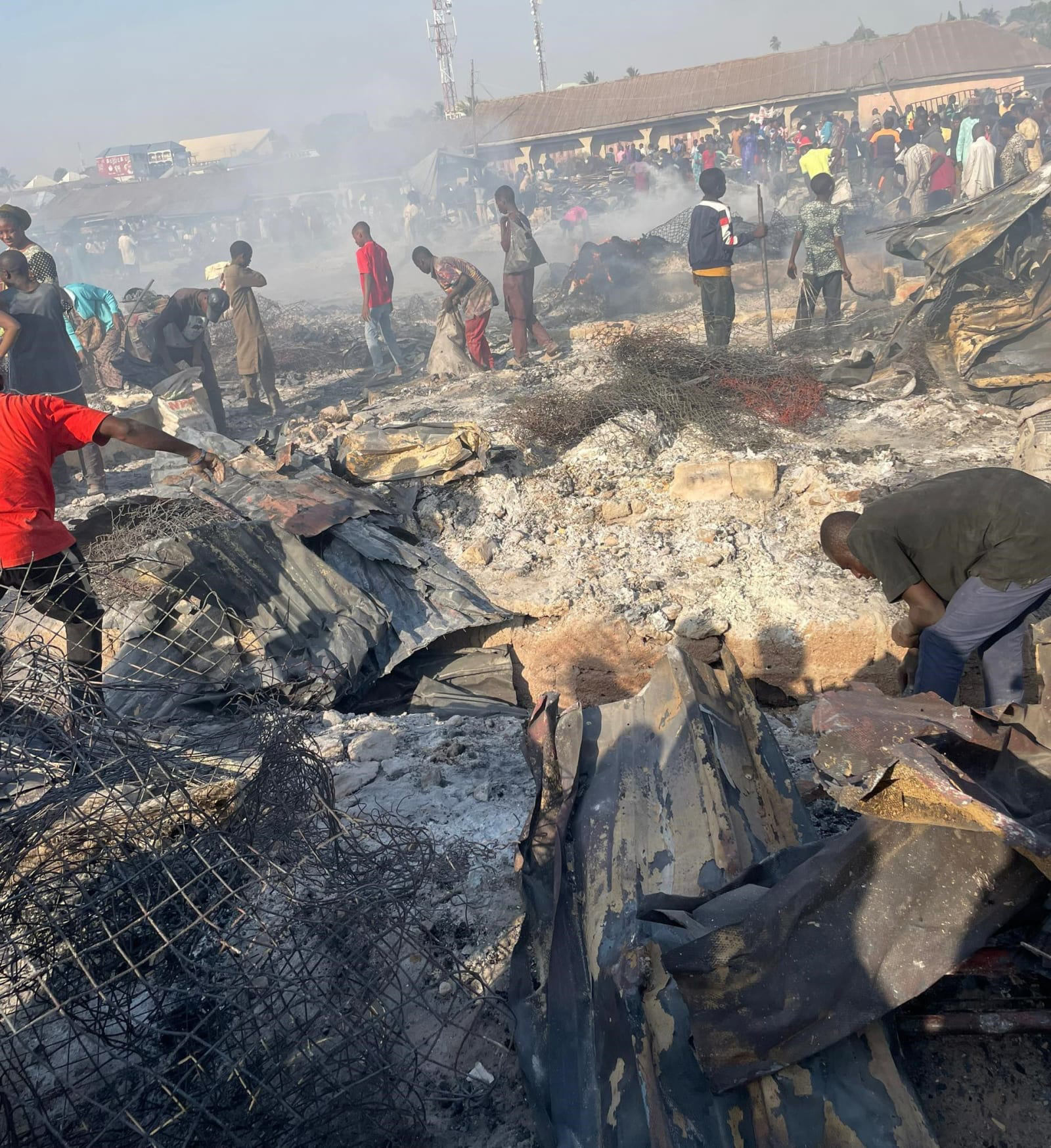 Traders count losses as fire ravages Masaka market in Nasarawa Traders count losses as fire ravages Masaka market in Nasarawa