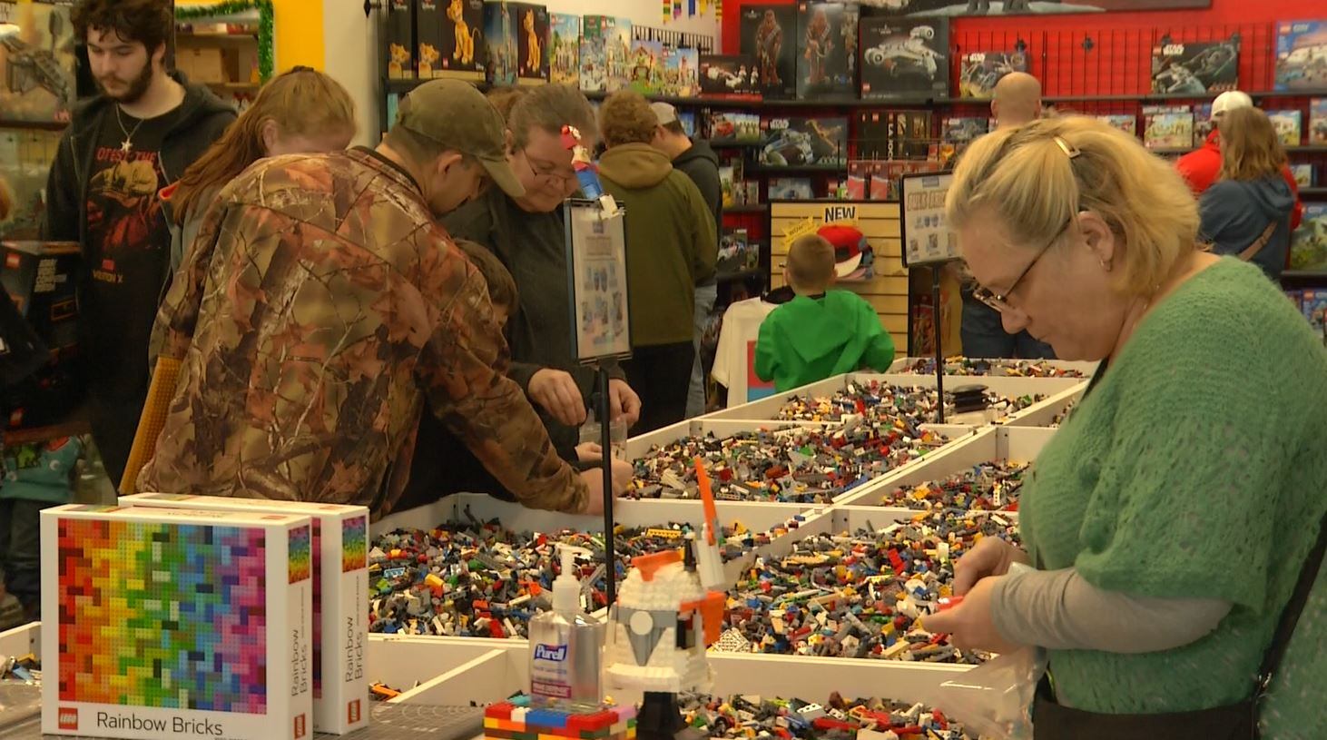 Springfield’s Bricks & Minifigs Lego store holds opening of new ...