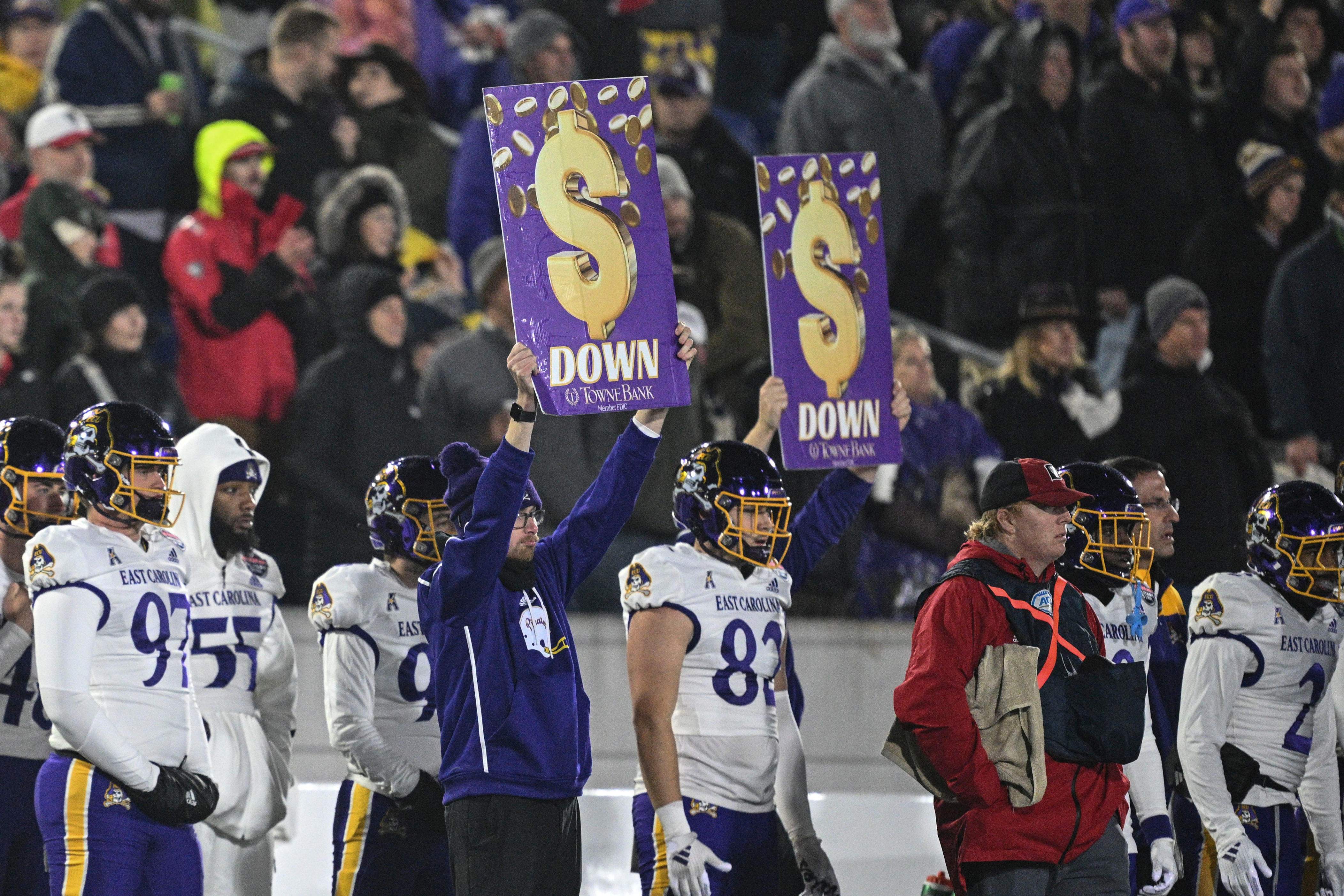 NC State vs East Carolina predictions, picks, odds: Who wins Week 1 college football game?