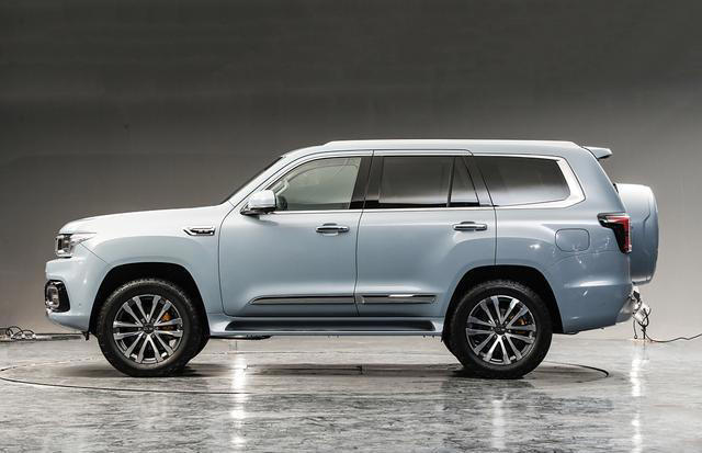 舒服的硬派SUV，车长5040mm，配2.0T+8AT，四轮独立悬挂，7座布局