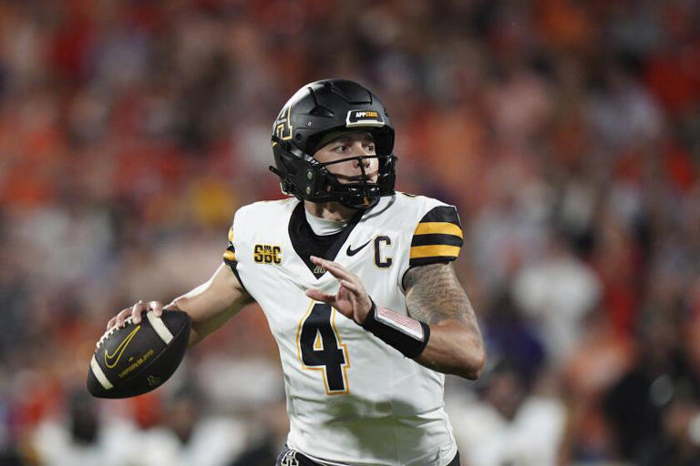 UCLA lands potential starter in former Appalachian State quarterback ...