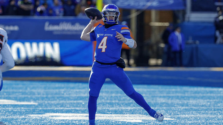 Maddux Madsen carted to Boise State locker room after ugly injury