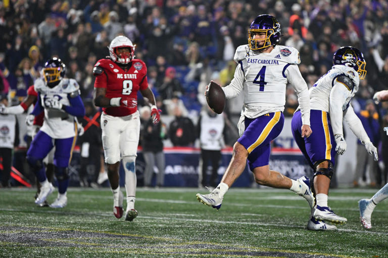 Military Bowl between NC State, East Carolina football erupts into fight over stolen towel