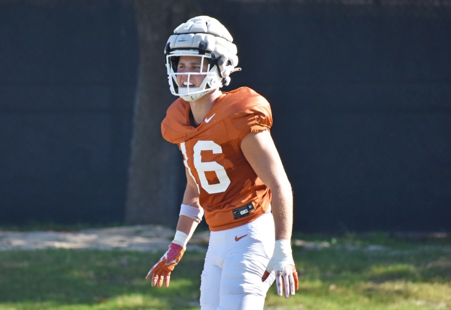Texas safety Michael Taaffe to sign autographs, talk with fans at flood ...