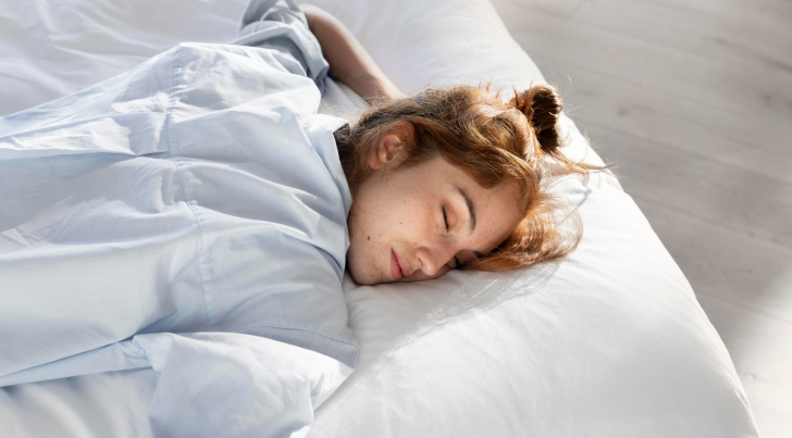 Dormir bien: cuándo es bueno tomar una siesta según la ciencia y por qué