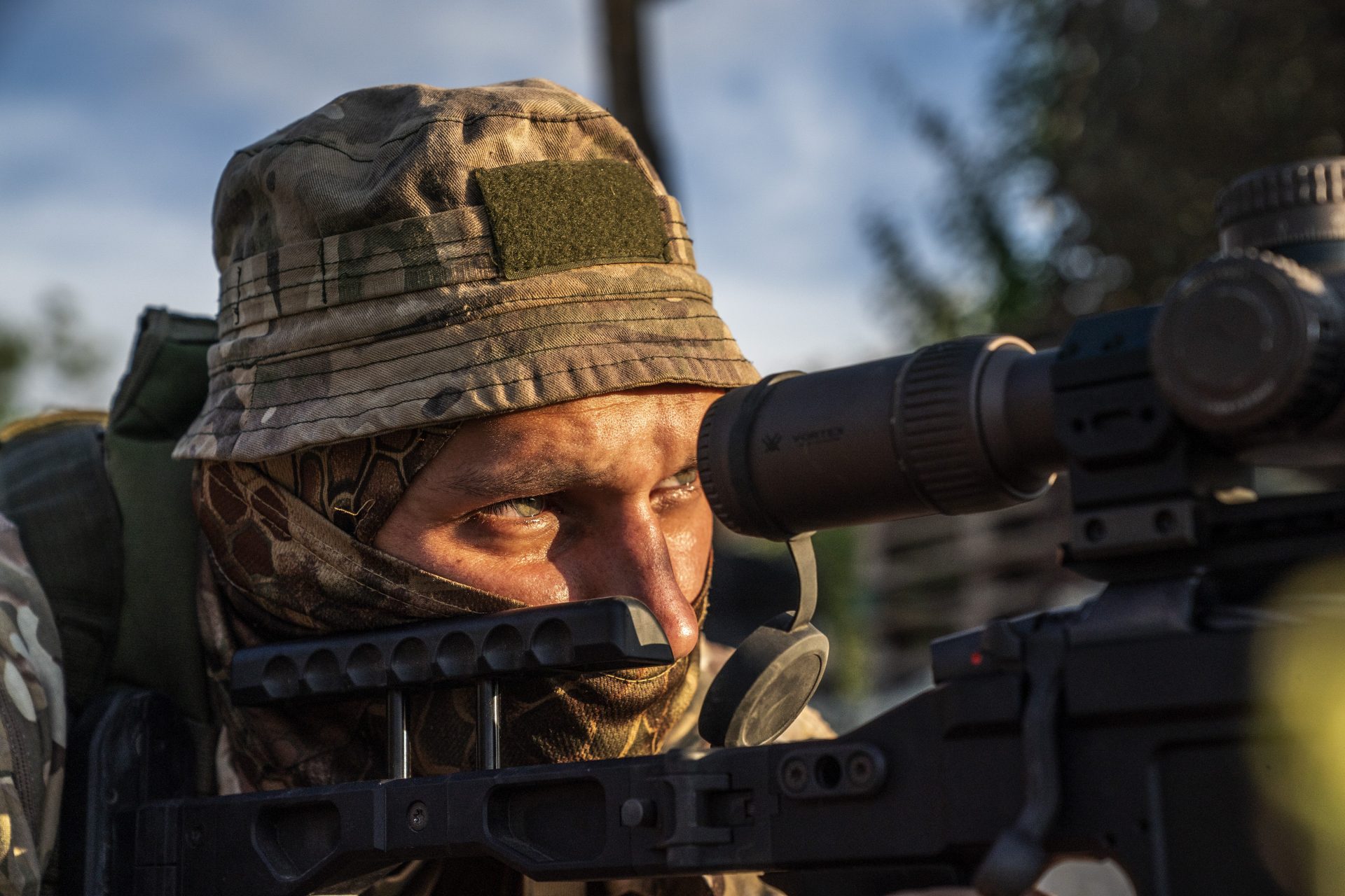 Elite Soldiers: Meet the Ukrainian sniper team hunting high-value ...