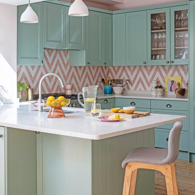 The 7 best kitchen layouts for maximising worktop space - secrets for a ...