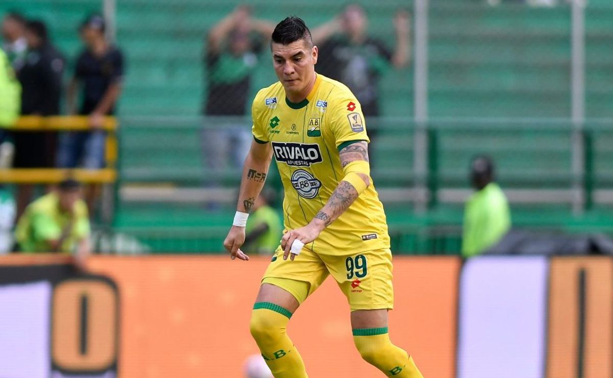 Oficial: Michael Rangel vuelve al fútbol colombiano y sorprende con su ...
