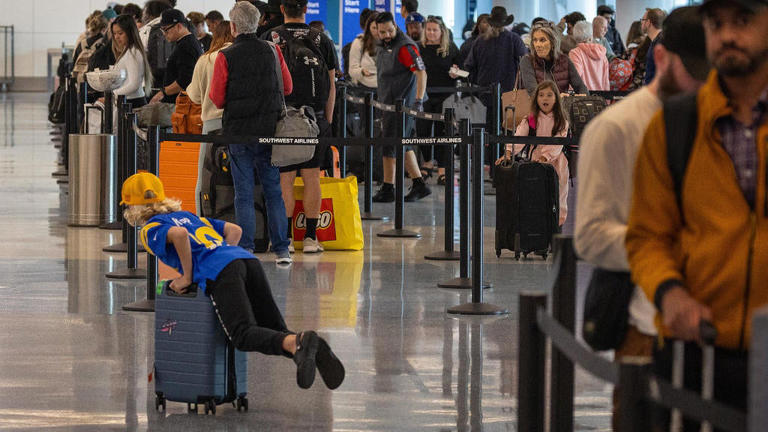 Another busy travel day expected at LAX as heavy fog blankets airport Another busy travel day expected at LAX as heavy fog blankets airport