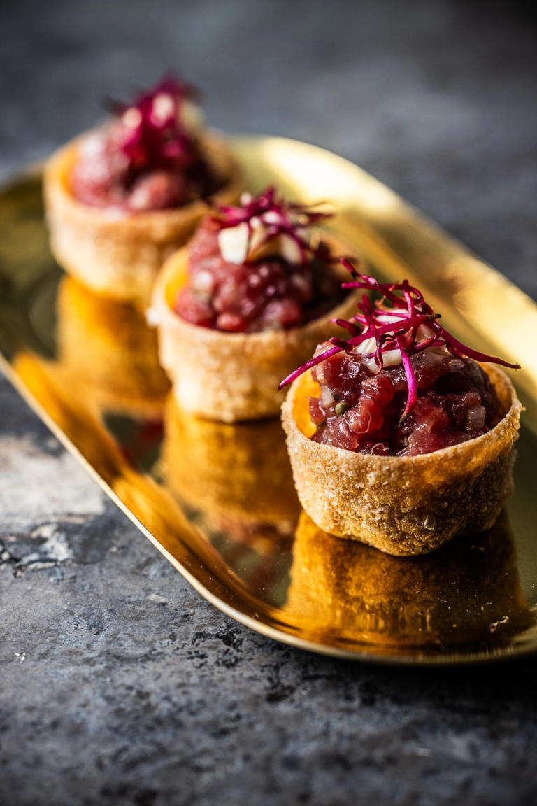 Krustader med oksetartar