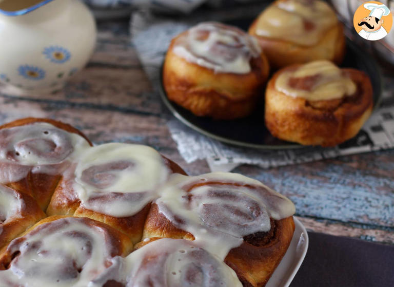 Kaneelbroodjes, kaneelbrioche met vanilleglazuur