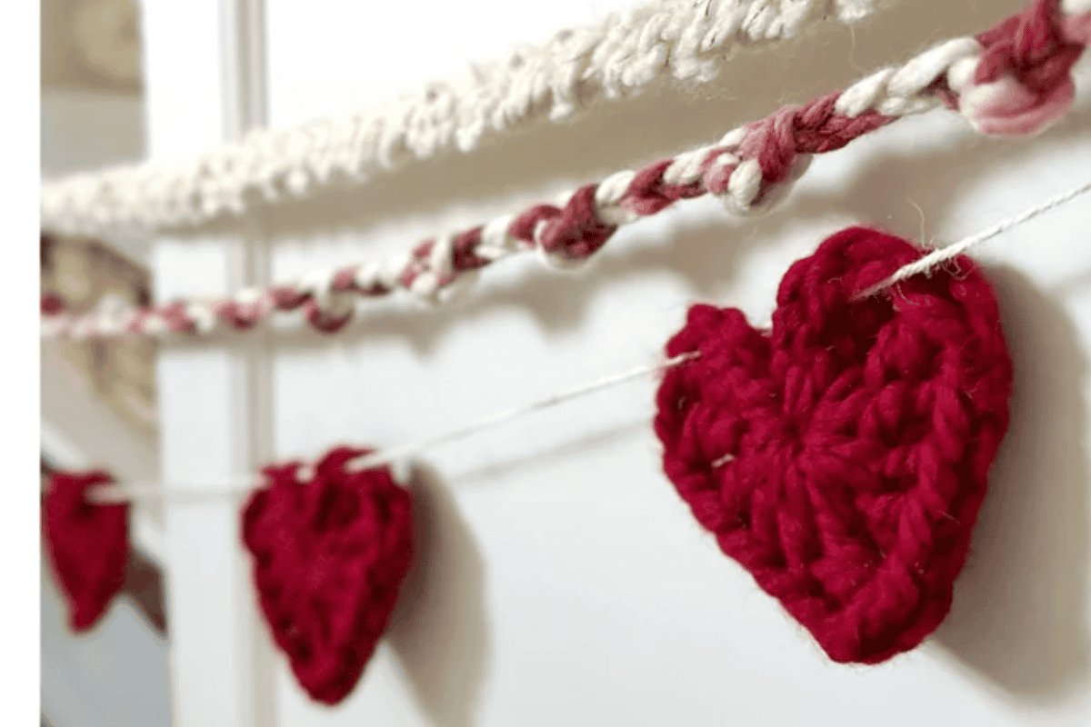 Heart Garland Pattern