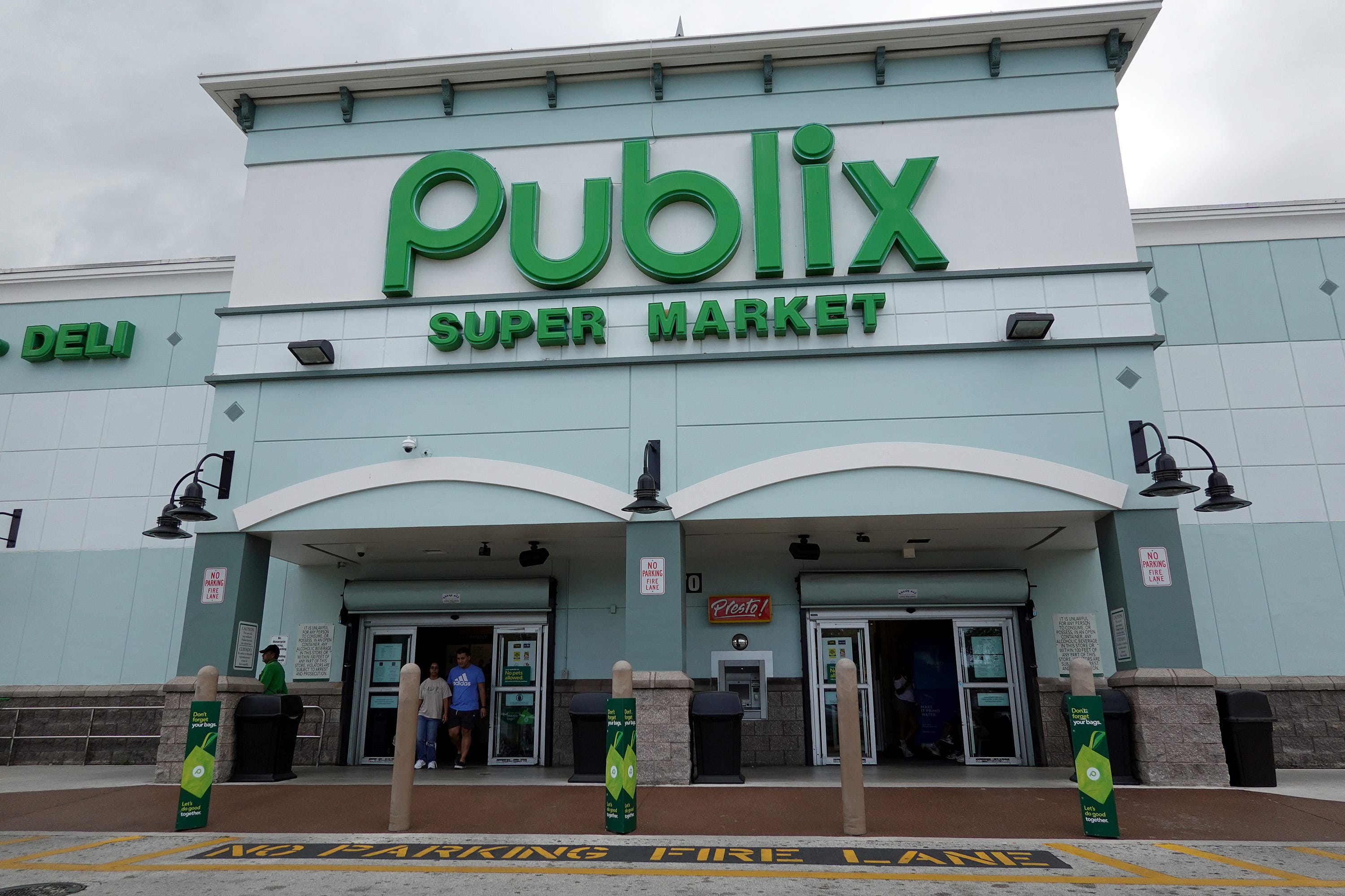 Publix near Billionaire Bunker, one of richest neighborhoods in US ...