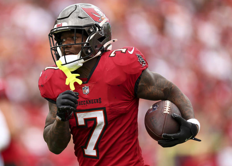 Buccaneers vs Panthers Week 17 Game Recap: Bucs blowout Panthers in Canales’ homecoming