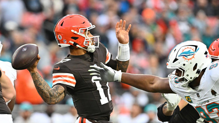 Dolphins vs. Browns live updates: Miami scores first TD, leads ...