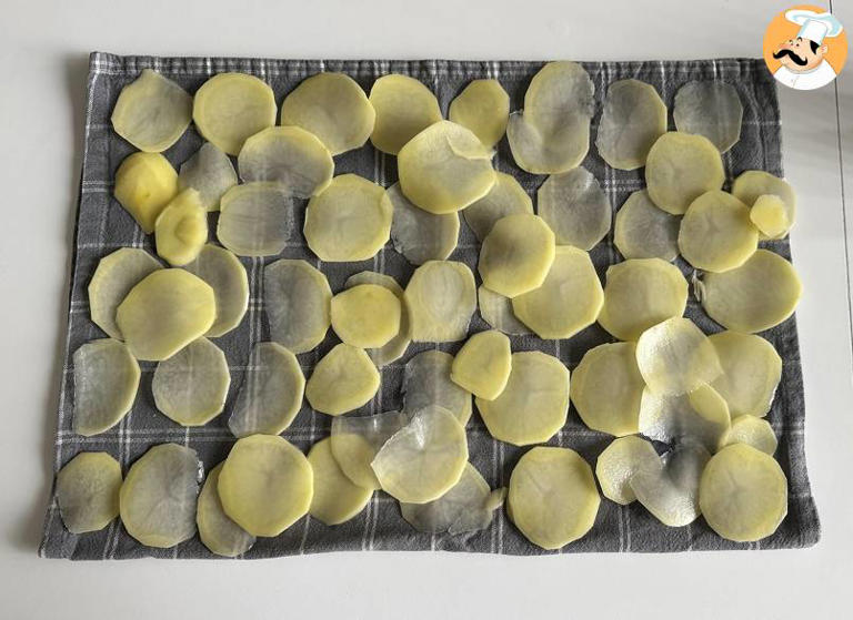 Microwaved potato chips