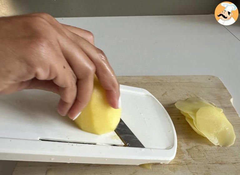 Microwaved potato chips