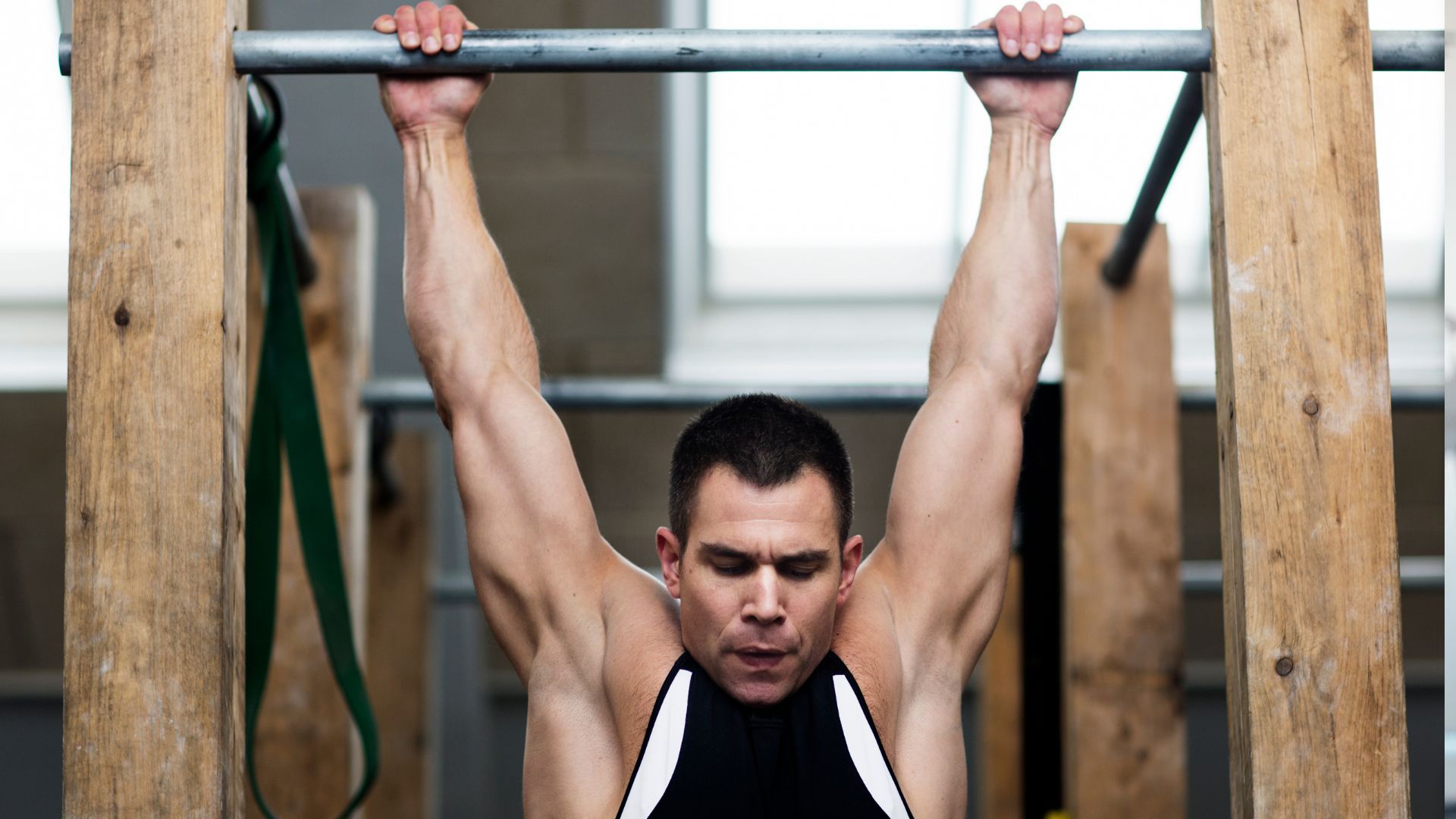 Forget pull-ups – I tried a 60-second dead hang for two weeks and it ...