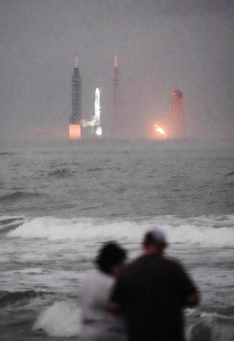 Blue Origin targeting early Friday morning for historic first flight of ...