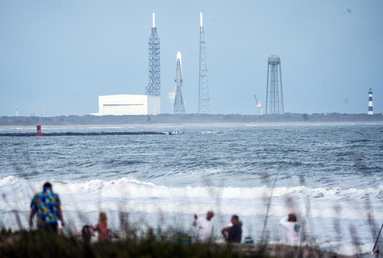 When is the Blue Origin New Glenn launch? Here's what we know.