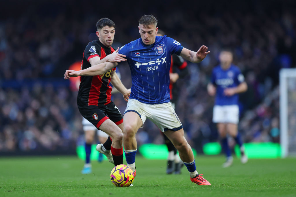 Theo Walcott names the Chelsea transfer target he 'wouldn't be against ...