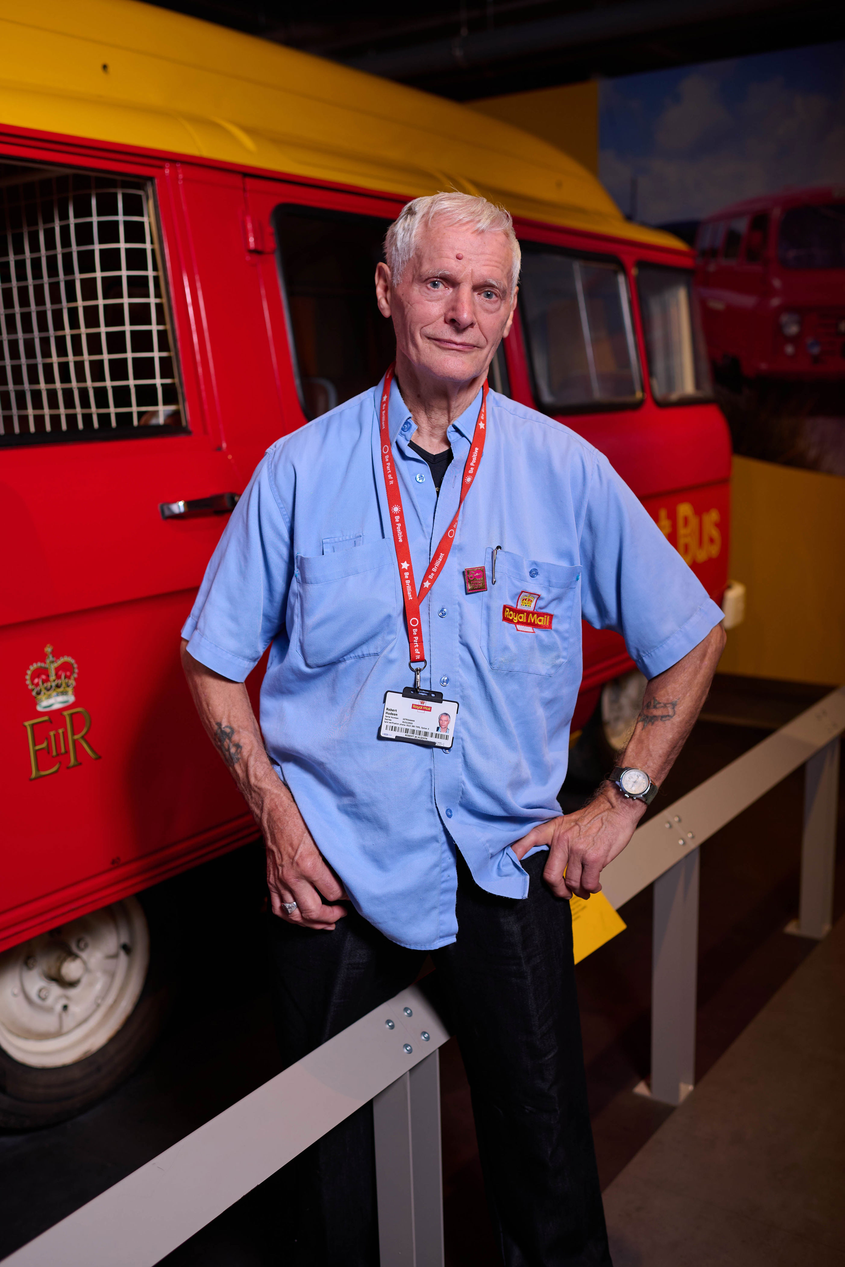 Britain’s longest-serving Royal Mail postman delivers his last presents
