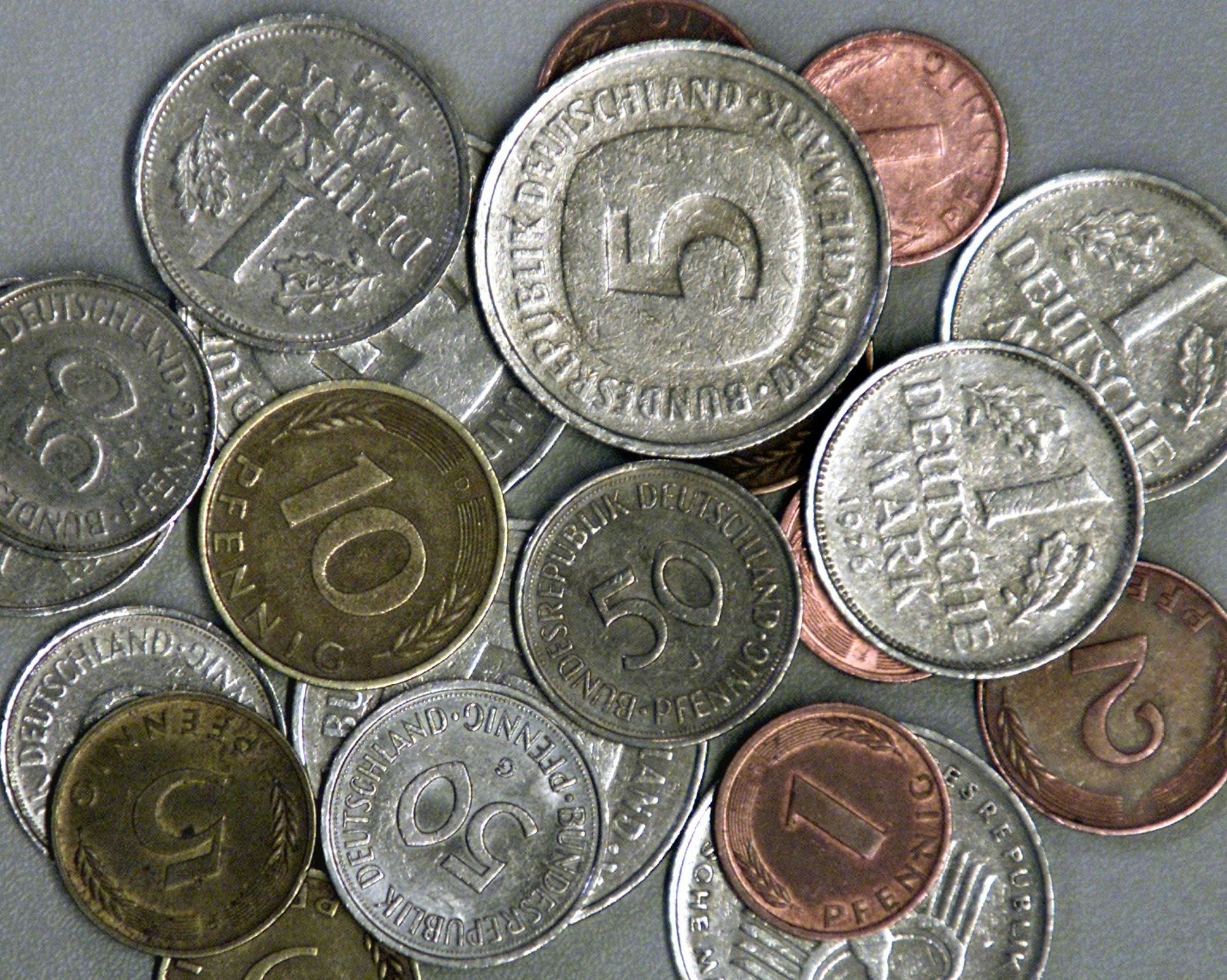 Altes Geld: Mega-Summe von Deutscher Mark in Köln eingetauscht – aber ...