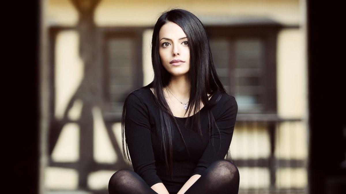 8 Reasons Why Your Partner Might Be Distant