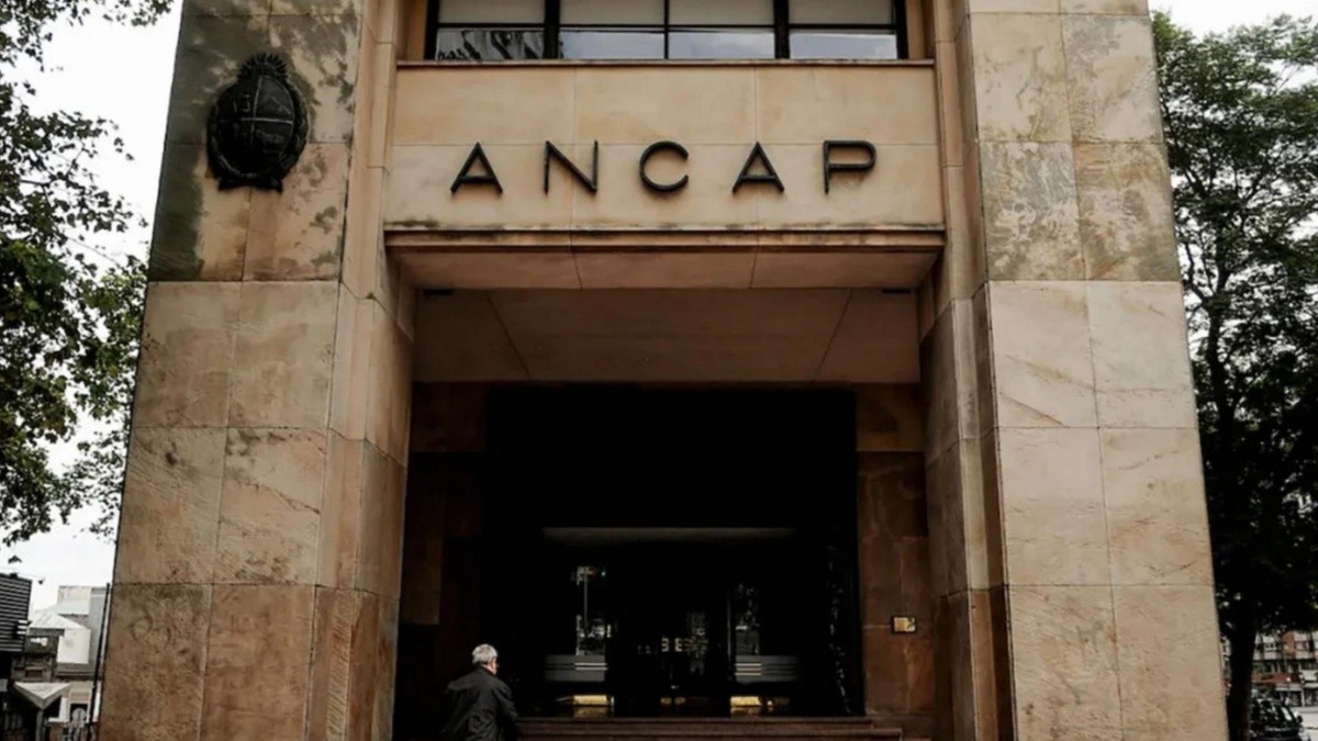 Gobierno autorizó a Ancap a ofrecer áreas marítimas para granjas eólicas