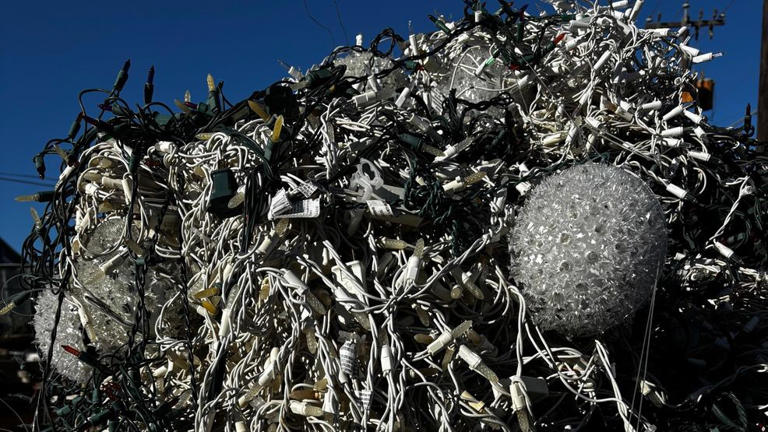 San Antonio residents urged to recycle old Christmas lights San Antonio residents urged to recycle old Christmas lights