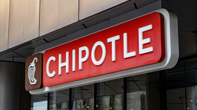 The Money Mistake You're Making With Your Chipotle Order