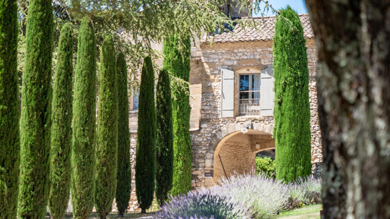 What Is A French Country Landscape Design And Is It Right For Your Yard?