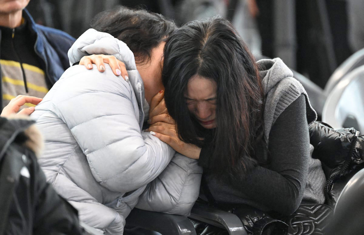 South Korea plane crash: Anger as grieving families wait for victims ... South Korea plane crash: Anger as grieving families wait for victims ...