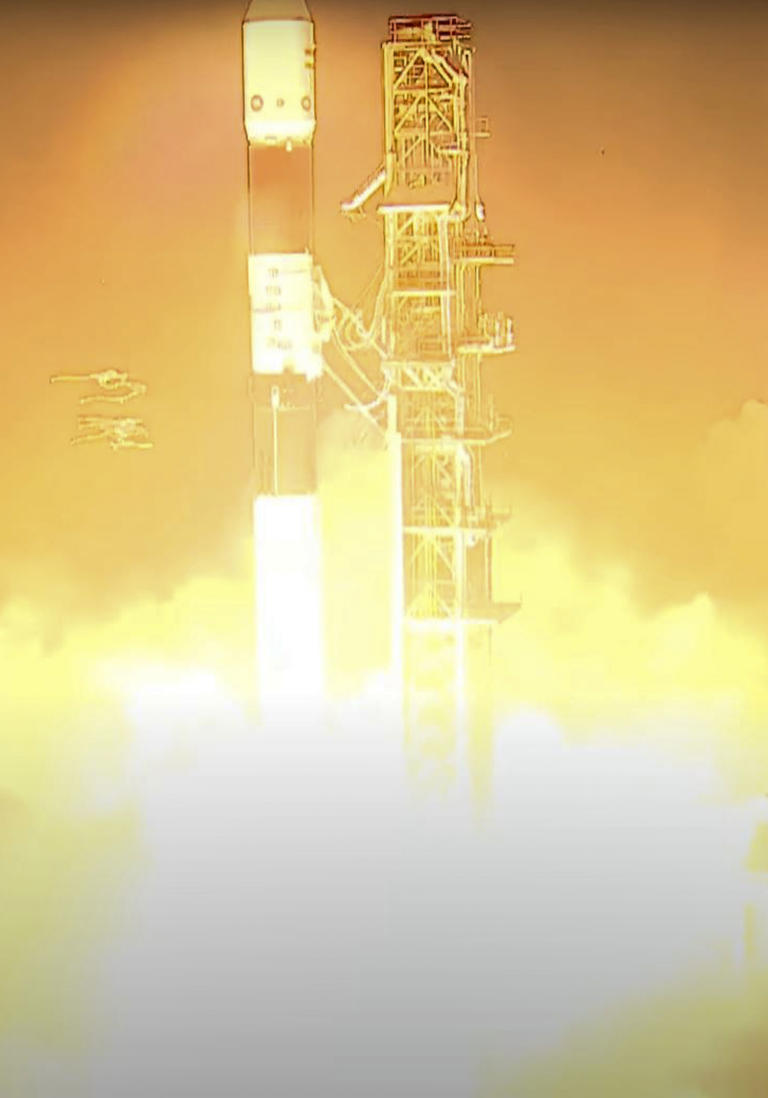 Space docking experiment: Spacecraft injected into right orbit, ISRO ...