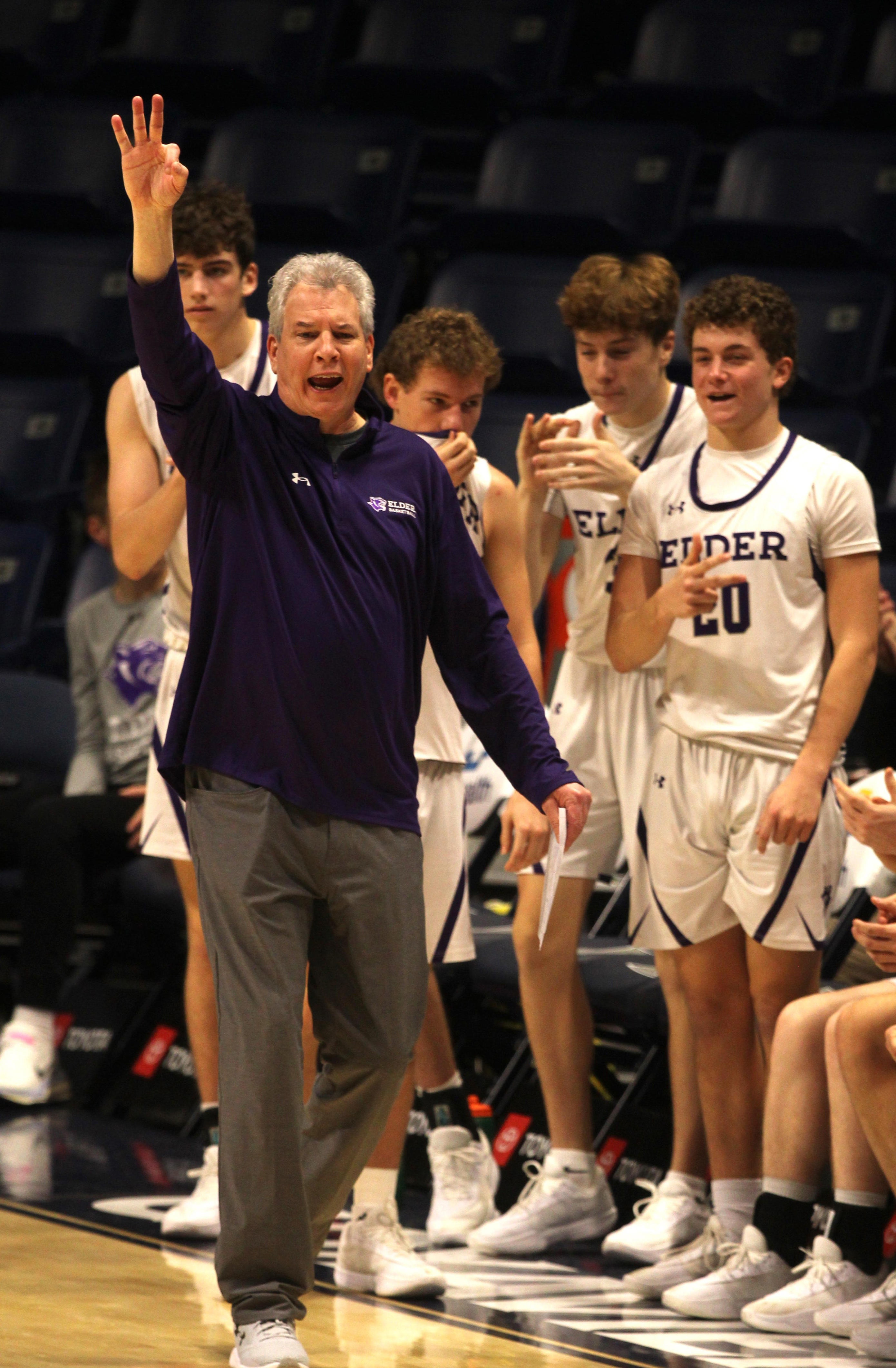 Coaching connection brings Florida high school basketball team to Elder